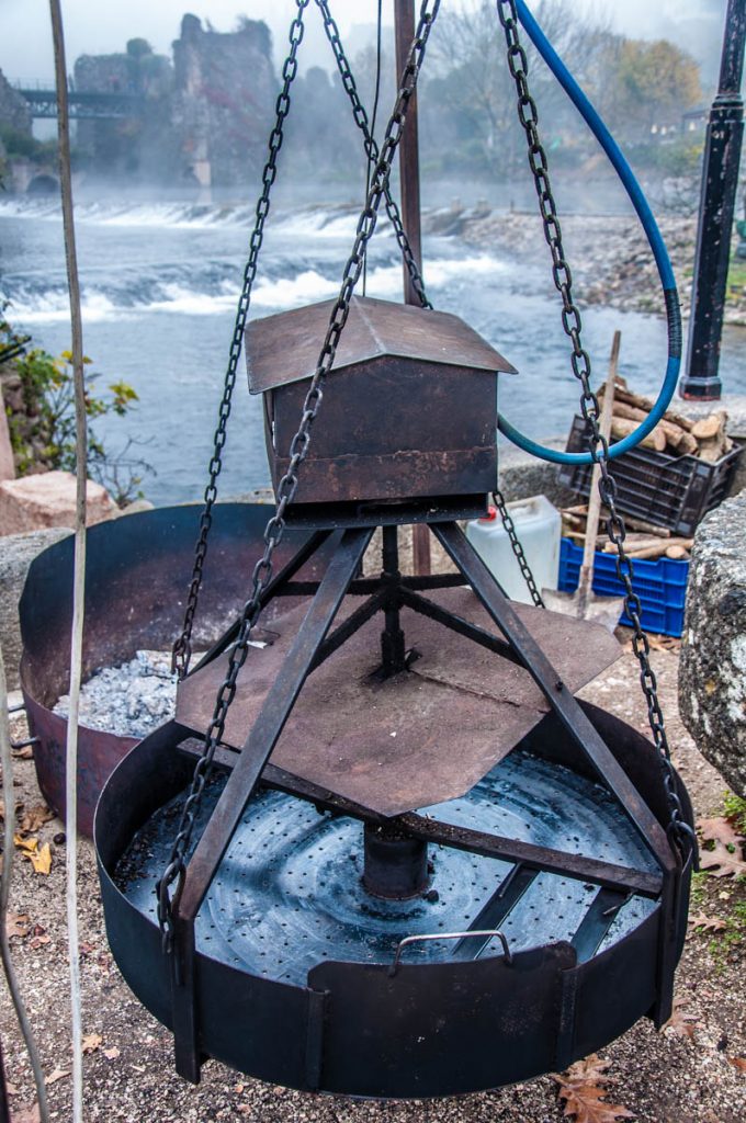Roasted Chestnuts Festivals in Italy - The Traditional Castagnata