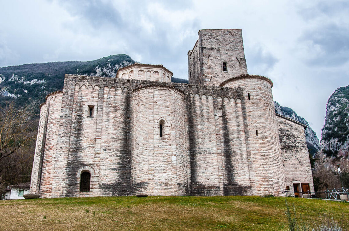 13 Best Things to Do Around the Frasassi Caves, Italy