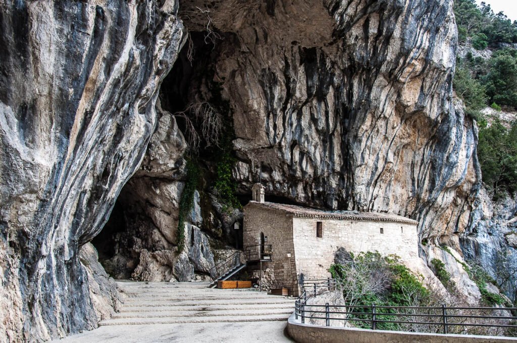 Hermitage of Santa Maria Infra Saxa - Frasassi Caves, Italy ...