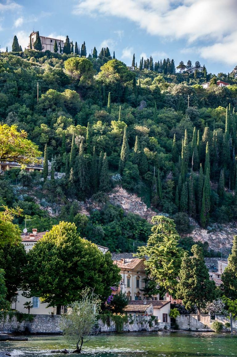 5 Easy Ways to Travel from Verona to Lake Garda, Italy (Maps & Tips)